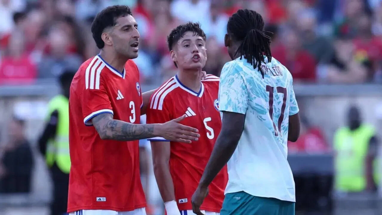 Cristiano Ronaldo's teammate shown red in friendly: Is Rafael Leão now ...