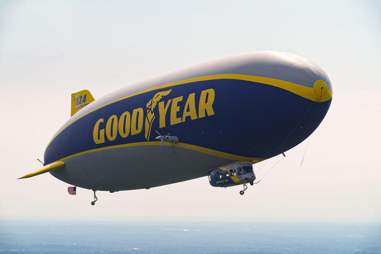 Beacon Journal reporter gets to take first 'blimpilicious' ride
