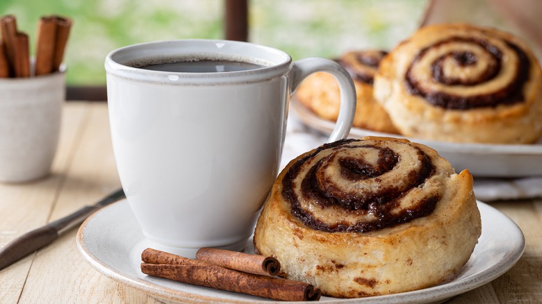 14 mistakes you're making with cinnamon rolls