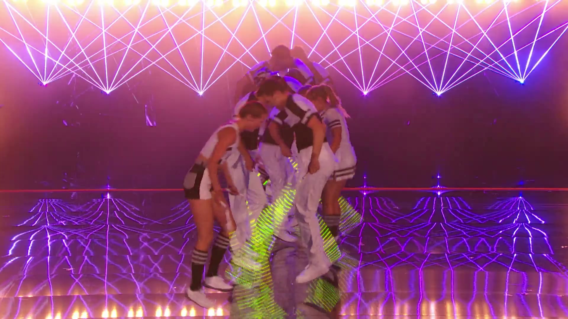 Flight crew jump rope - Jump rope group