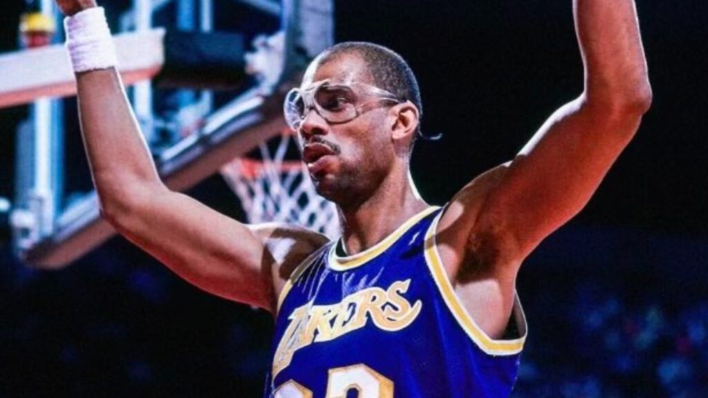Kareem Abdul-Jabbar once revealed the NBA icon that could beat Michael ...