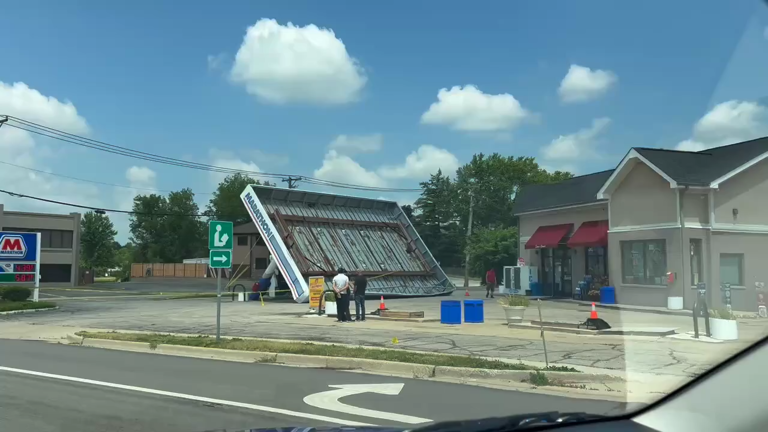 Northwest suburban gas station canopy collapses for second time in 6 months