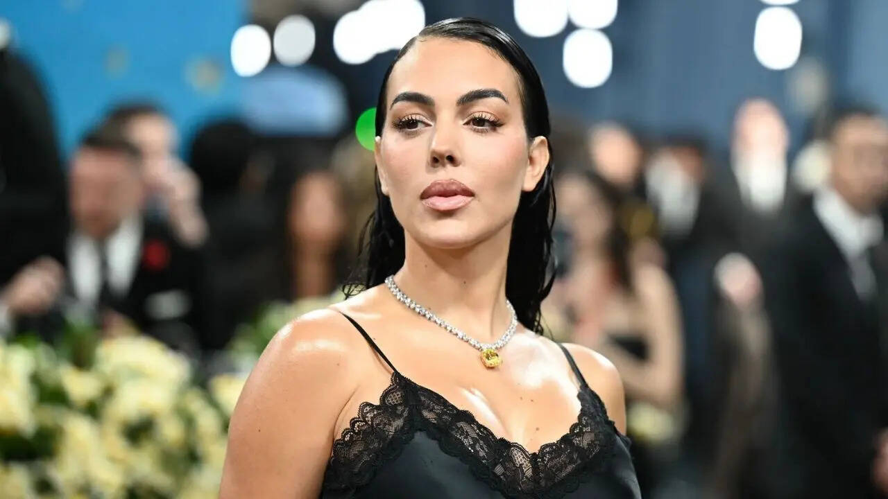 Cristiano Ronaldo’s fiancée Georgina Rodriguez turns heads with ...