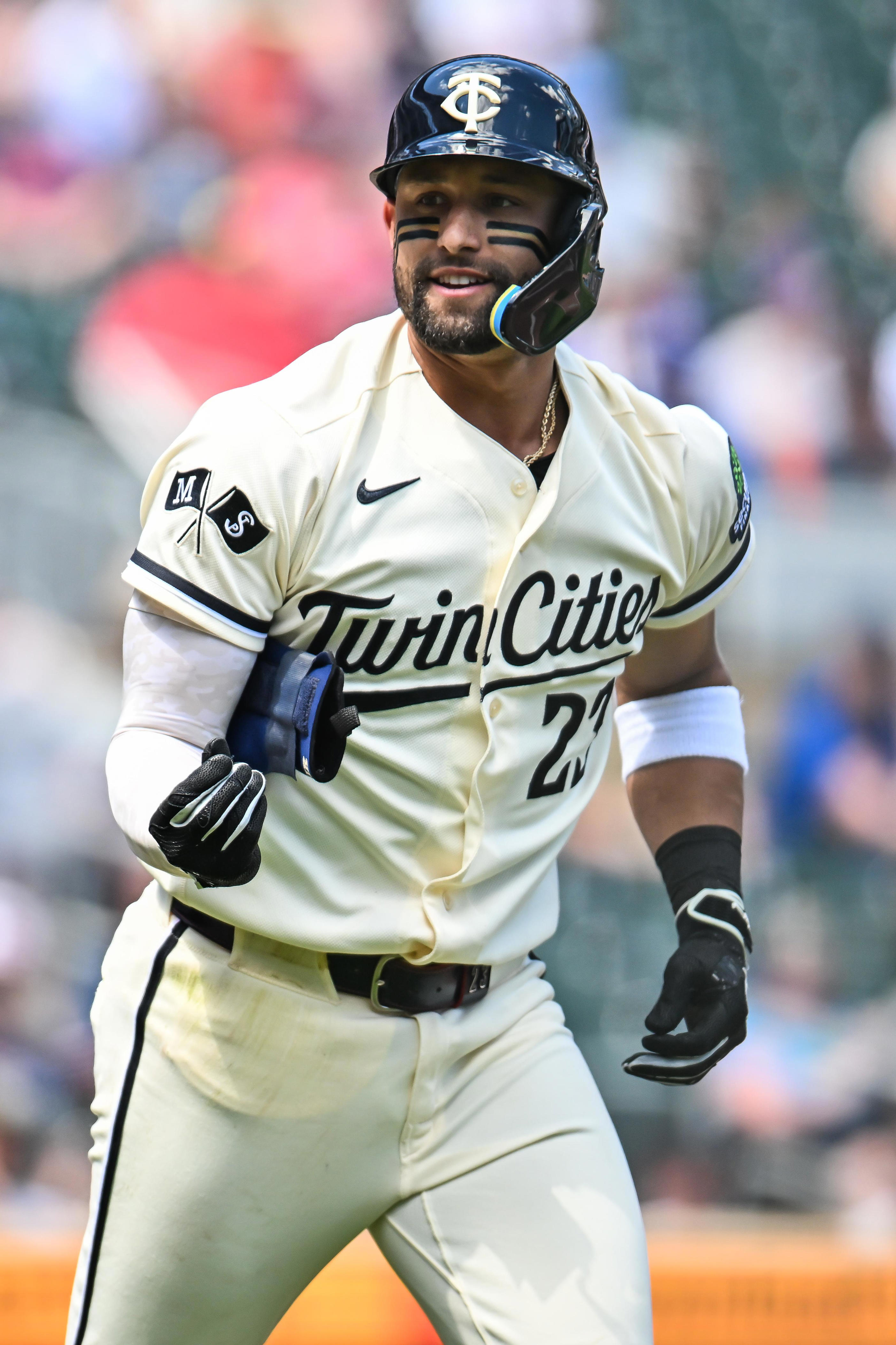 Royals 3, Twins 2: Blowing it Scott-style