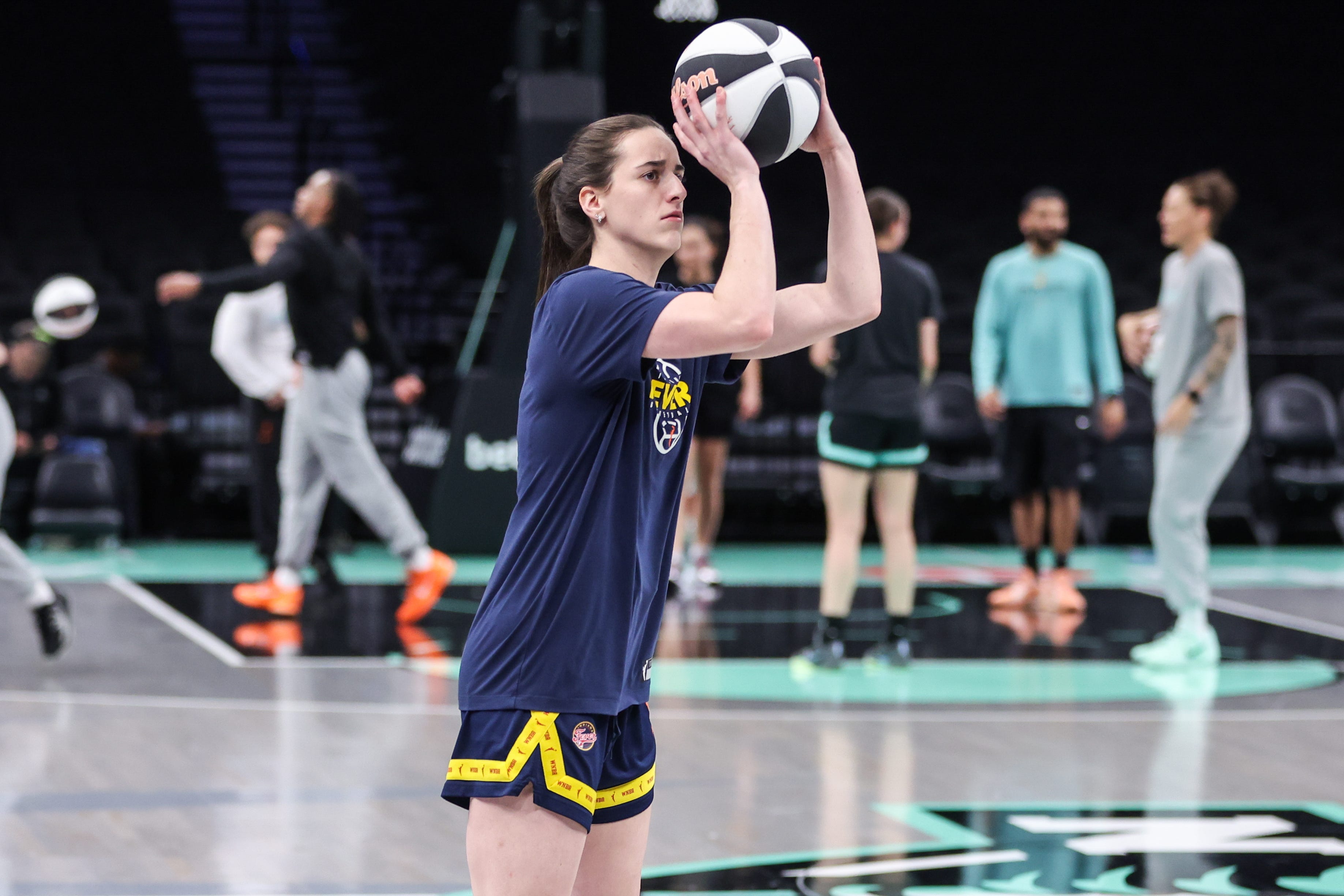 How many points did Caitlin Clark score tonight in Indiana Fever vs New ...