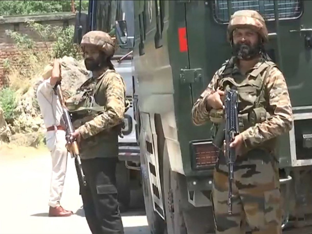 Indian Army jawan dies after accidentally slipping from a rock during ...