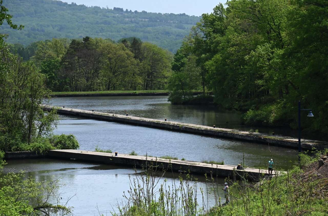 Erie Canal temporarily closes at Waterford Flight