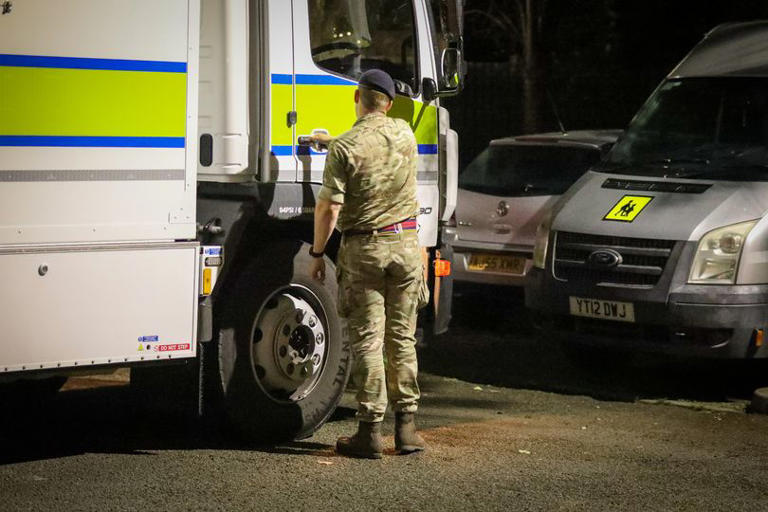 Army bomb disposal units and CSI descend on 'peaceful' Fallowfield ...