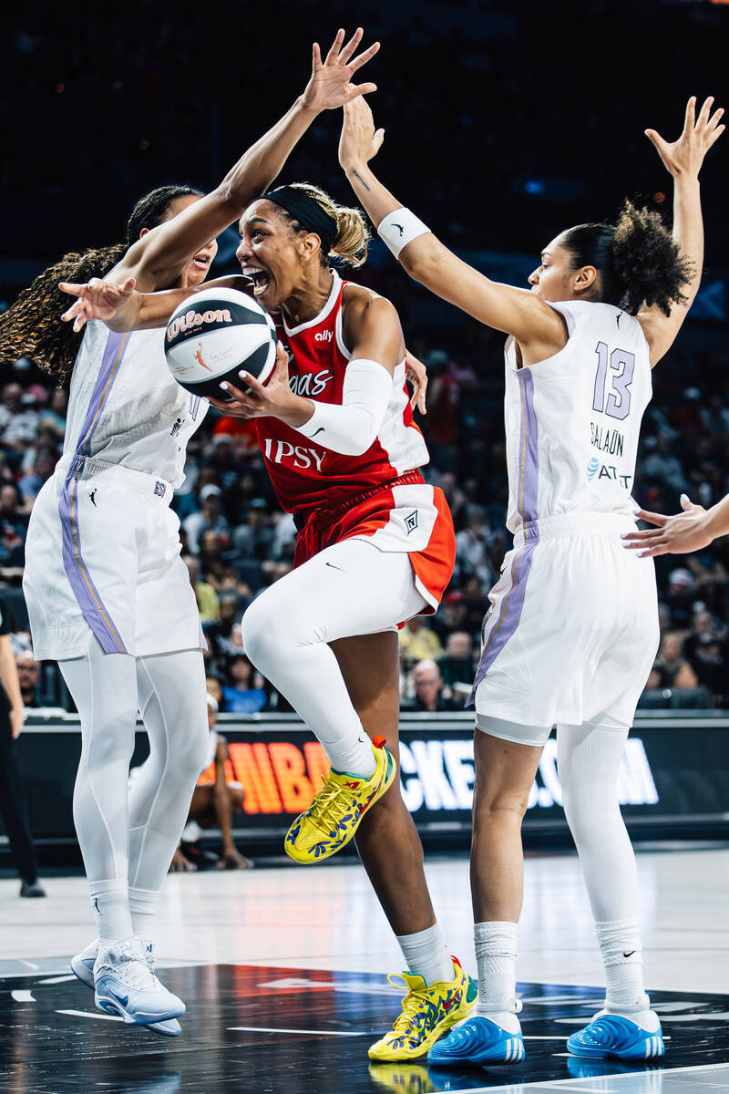 Jackie Young’s 2nd-half surge leads Aces to season’s first home victory