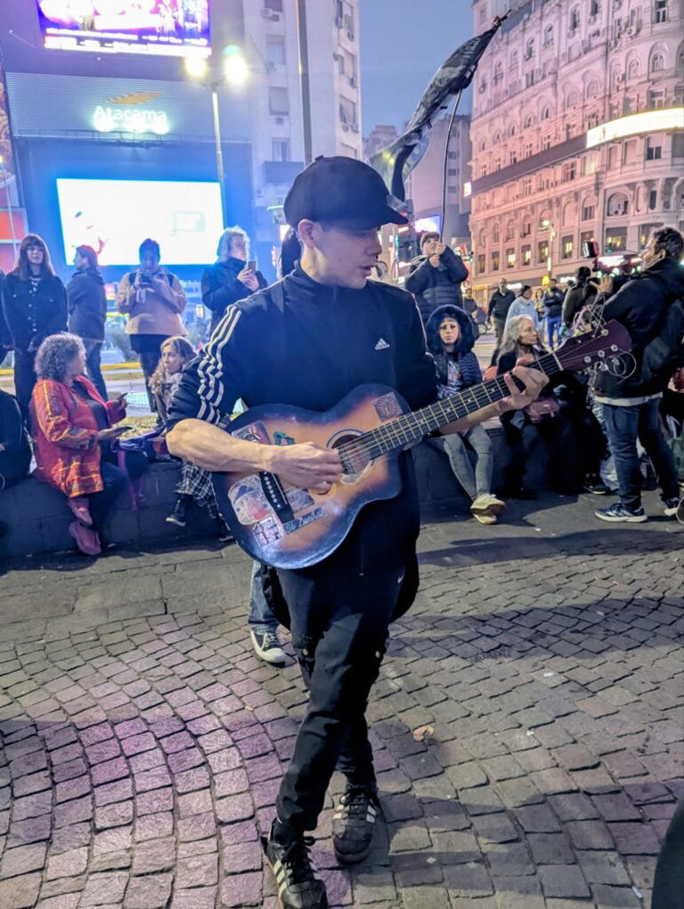 Misa ricotera en el Obelisco: miles de fanáticos despiden al Indio ...