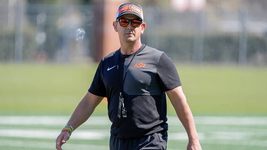 Oklahoma State defensive target goes with all-black uniform on official ...