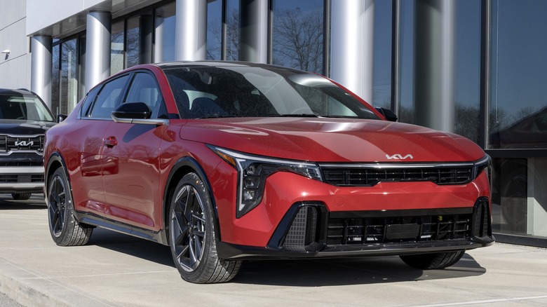 10 new cars with the worst safety ratings