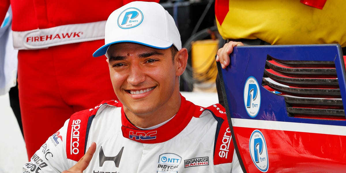 Alex Palou swoops in at last minute to seize pole at St. Louis