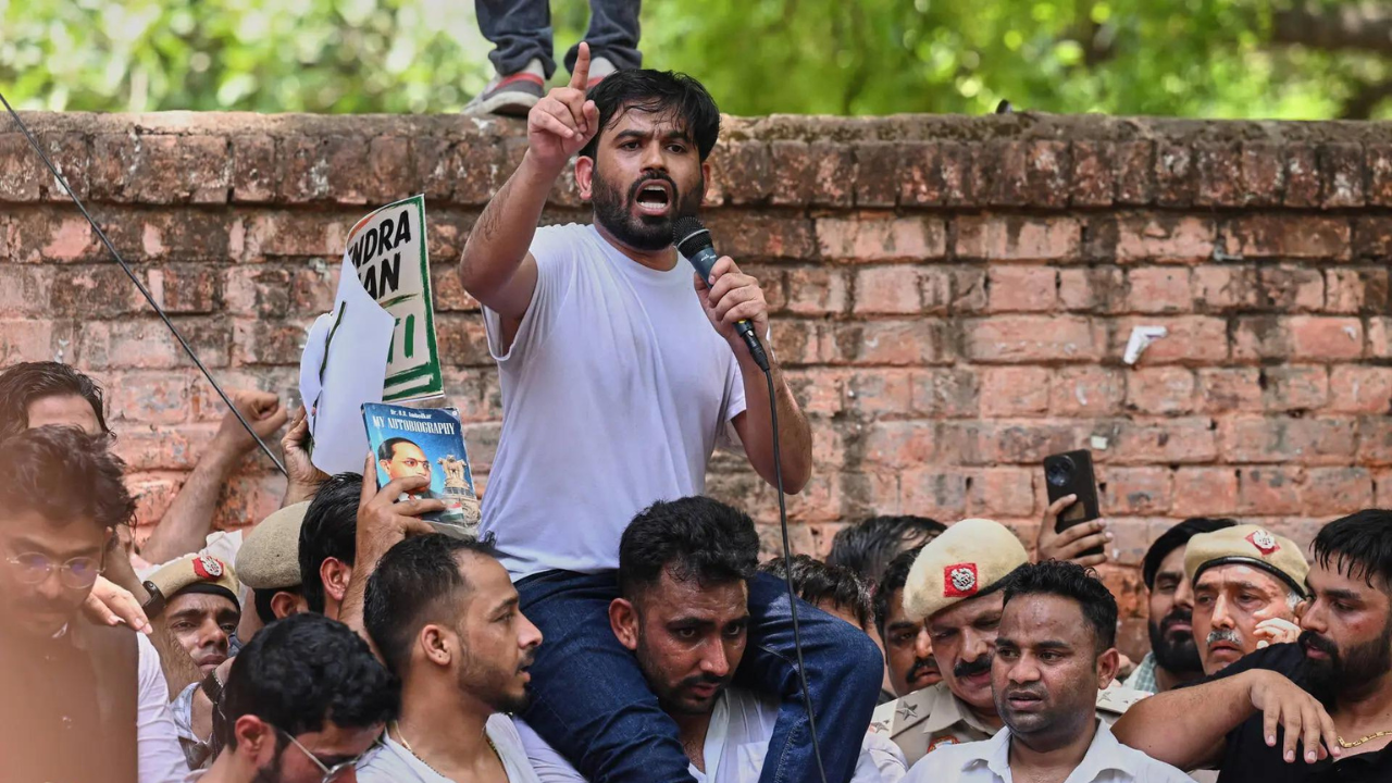 Opposition divided over Cockroach Janata Party's protest at Jantar ...