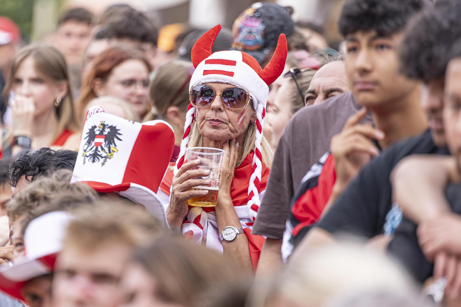 Hotelchefin kritisiert: „Das Public Viewing ist völlig absurd“