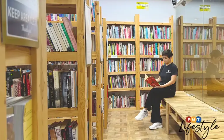 Bookaholics Hub: Where forgotten books find new readers