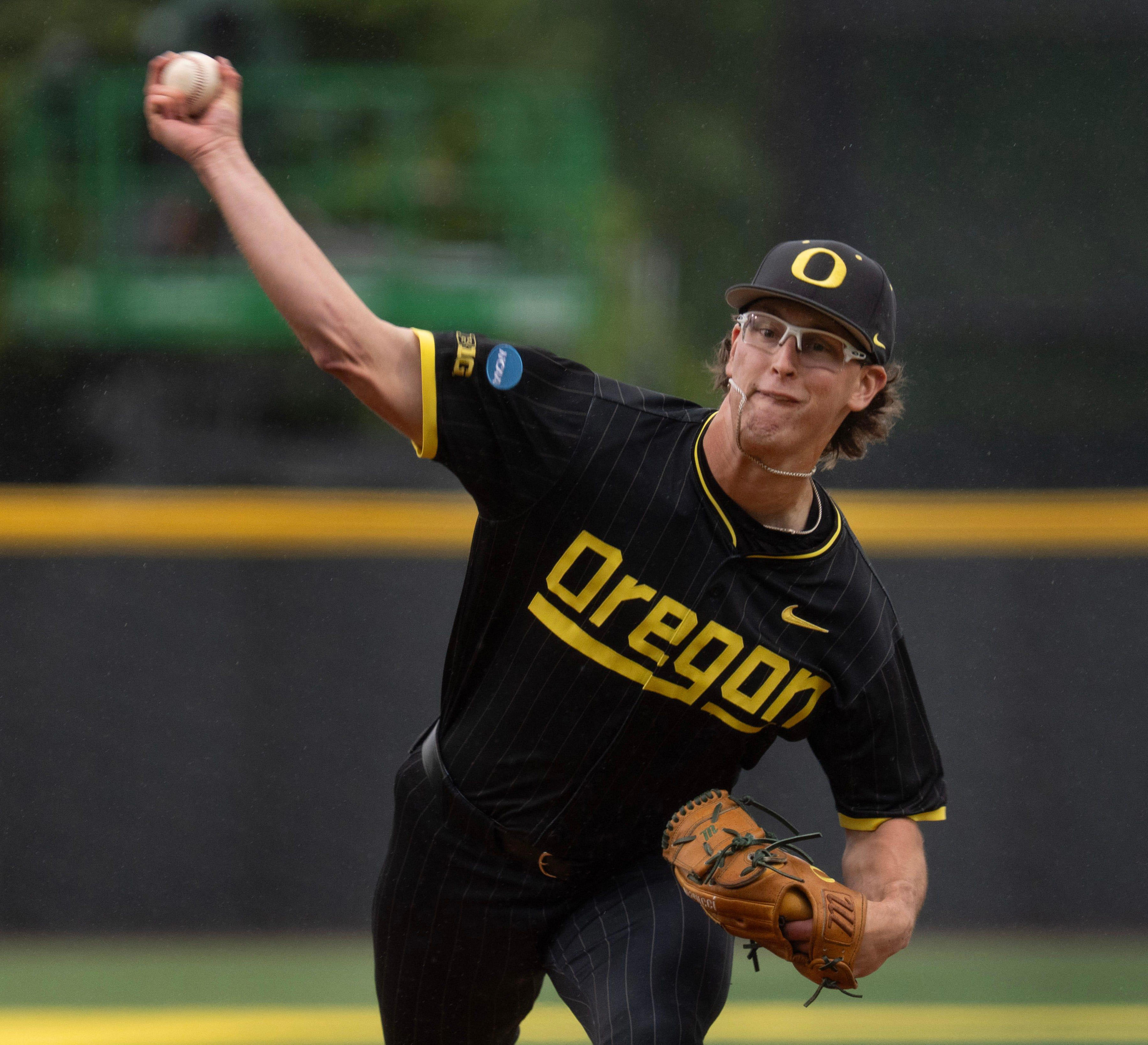 Oregon Ducks baseball: Game 1 super regional thread
