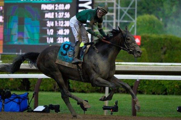 Kentucky Derby winner Golden Tempo wins Belmont Stakes