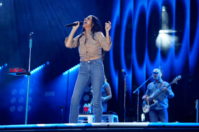 Carly Pearce, Tim McGraw bring old school flare to CMA Fest night 3