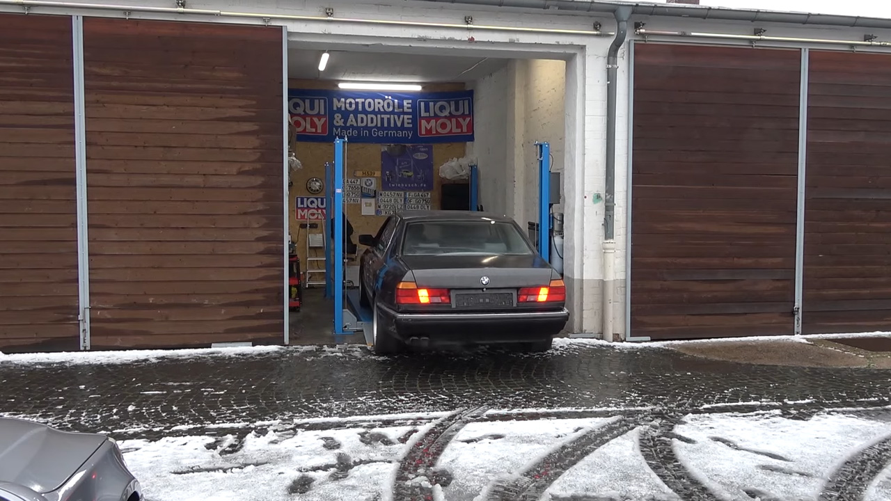 Abandoned luxury V12 BMW drives for the first time after five years