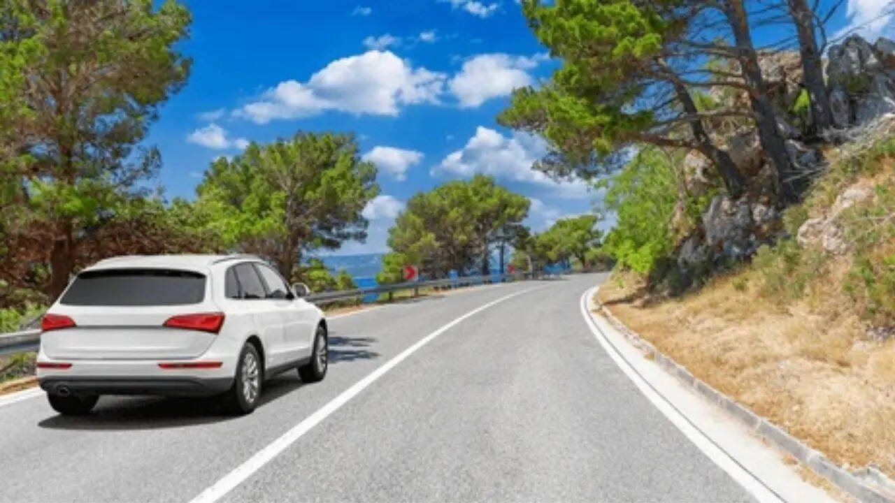Why some countries drive on the left and others on the right