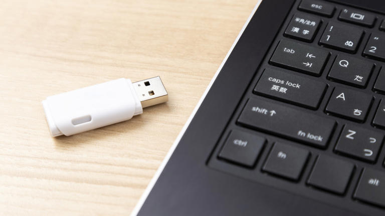 USB vs. SD card: Which is better for storing photos?