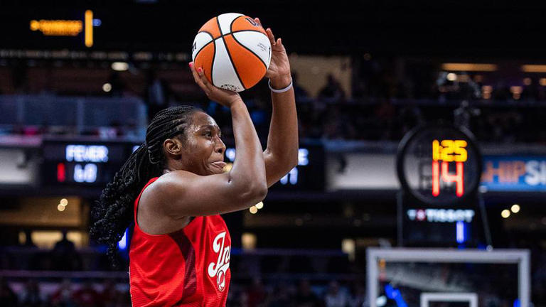 Caitlin Clark foul trouble costs Fever vs Liberty