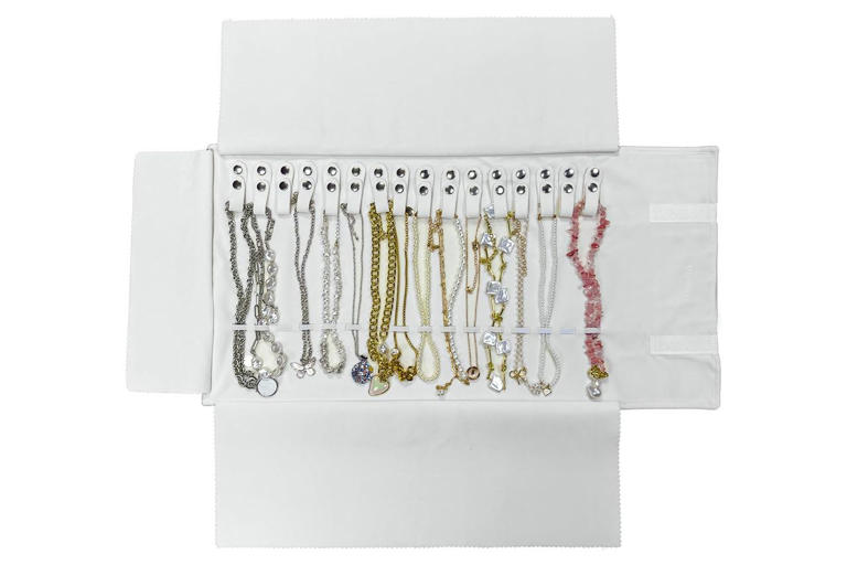 This jewelry organizer is the ultimate travel hack for preventing ...
