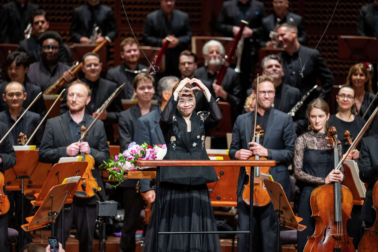 Elim Chan receives a hero's welcome at first SF Symphony concert since ...