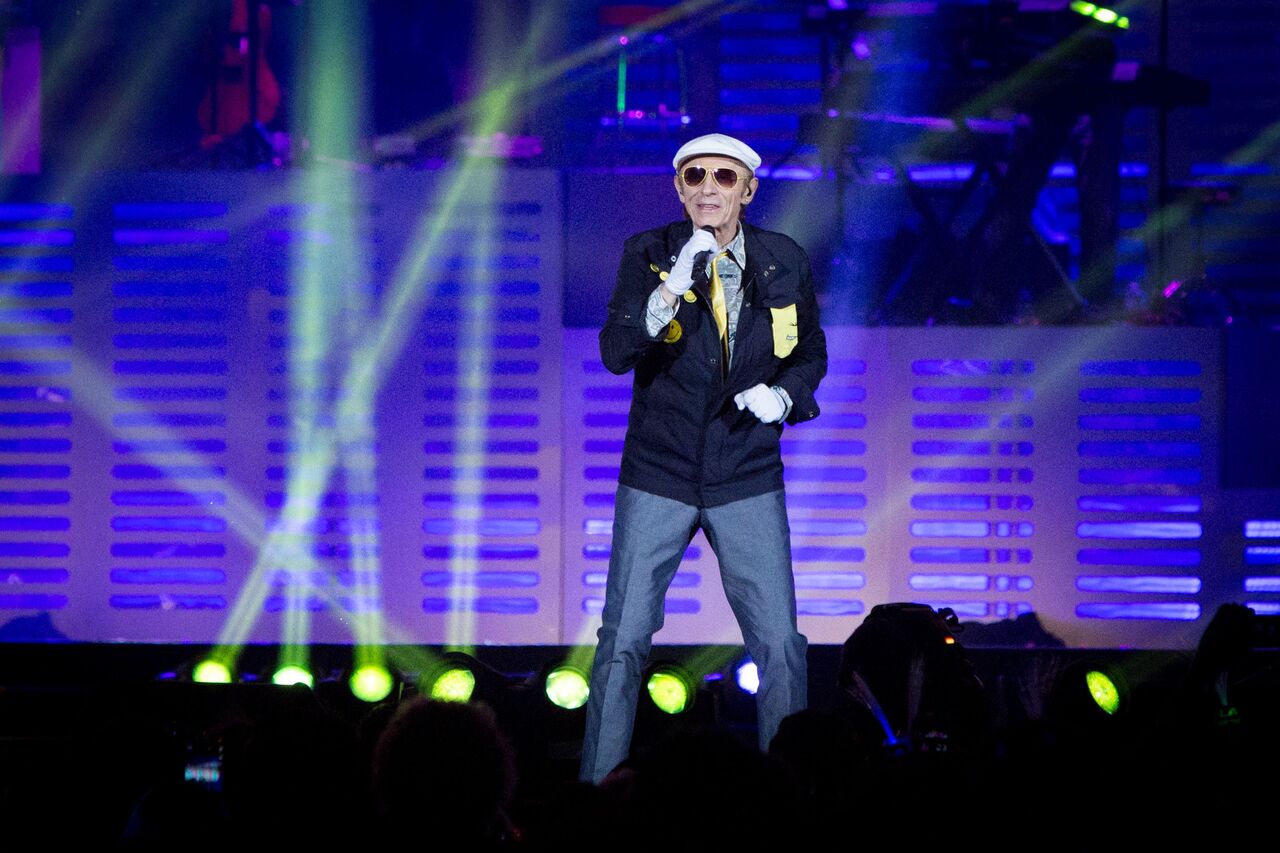 « Travailler 100 nuits par an... » : le chanteur Laroche Valmont (76 ...