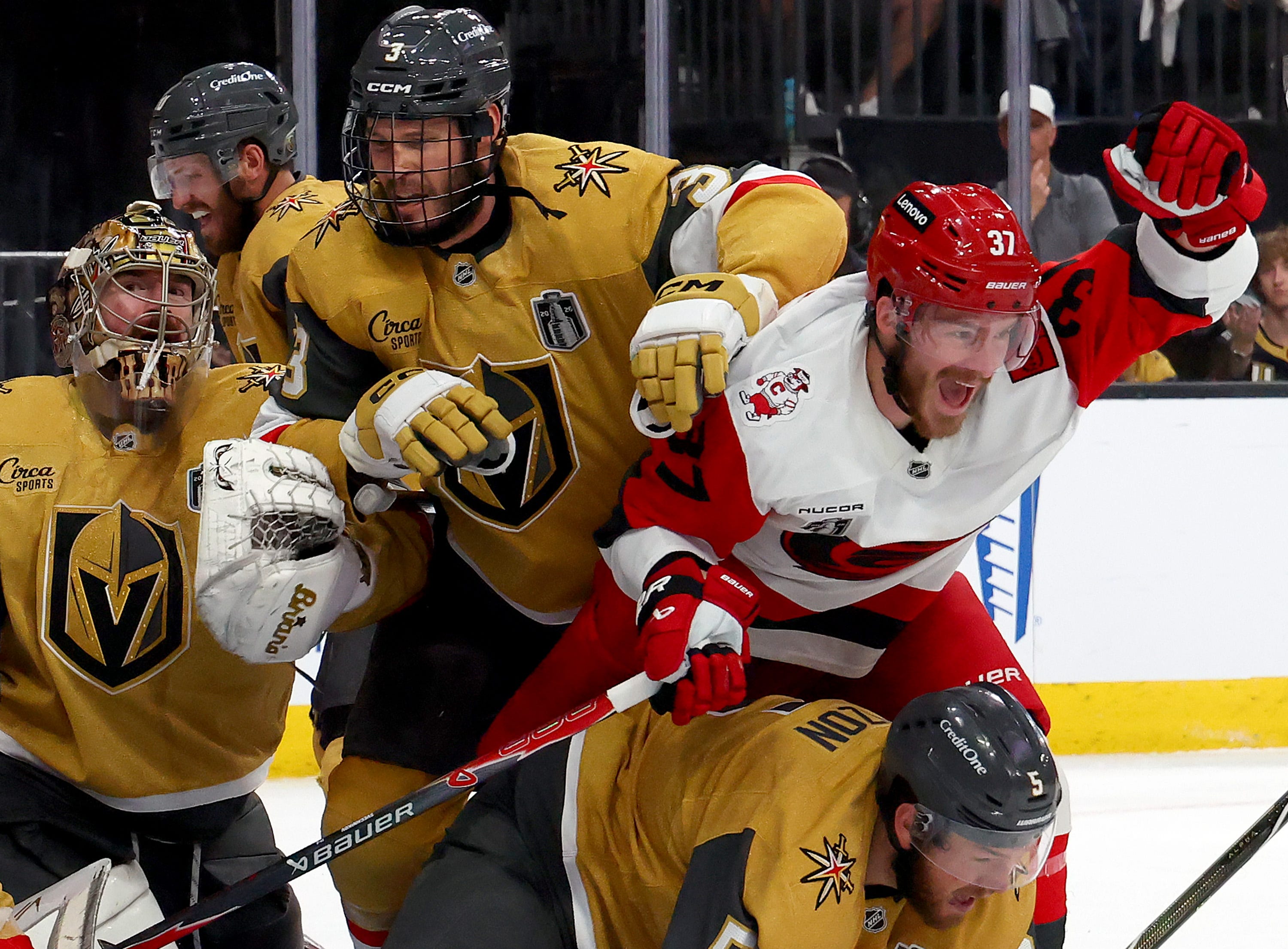 Golden Knights vs Hurricanes live updates, score: Wild Game 3 goes to ...