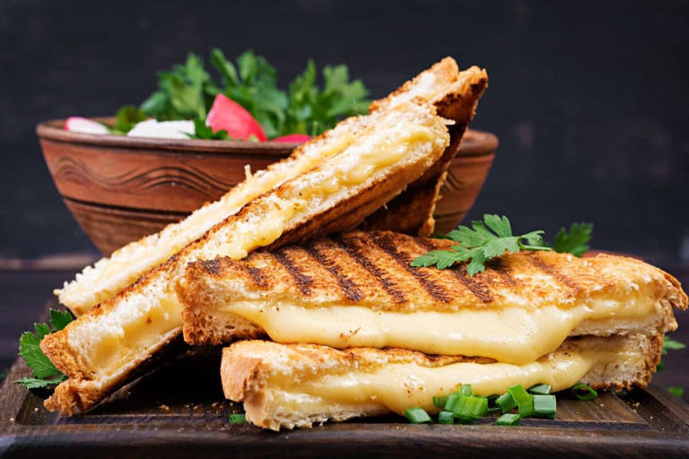 7 quick breakfast recipes you can make with bread in under 15 minutes