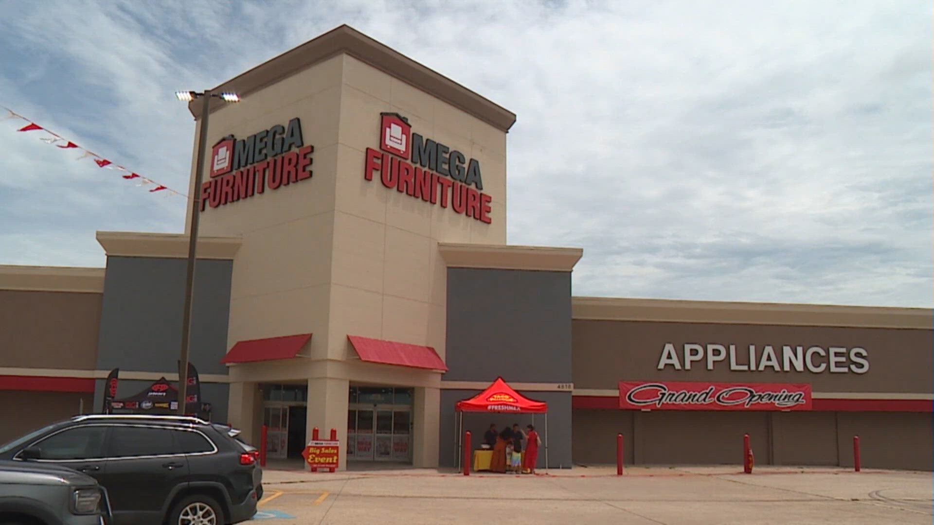 Mega Furniture opens new Corpus Christi location in former Conn’s building