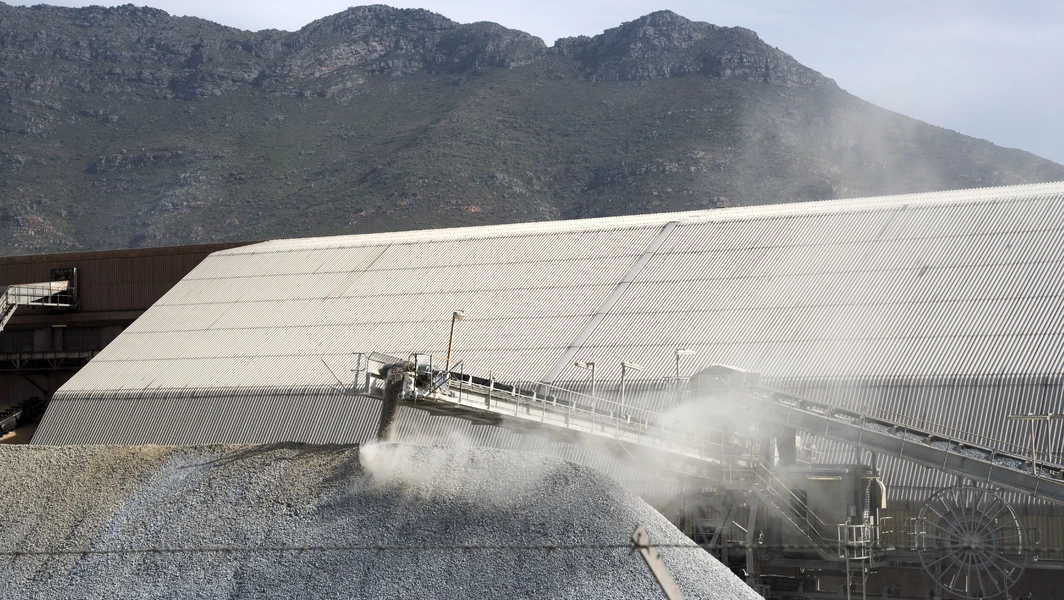 Cement vs concrete made simple for DIYers