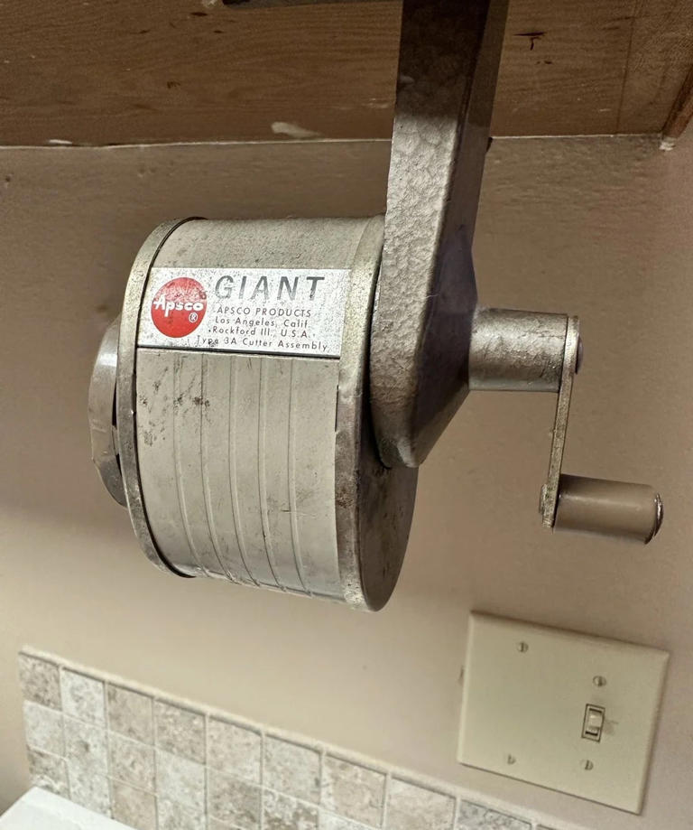 22 Classroom Relics That'll Unlock Core Memories And Make You Feel ...
