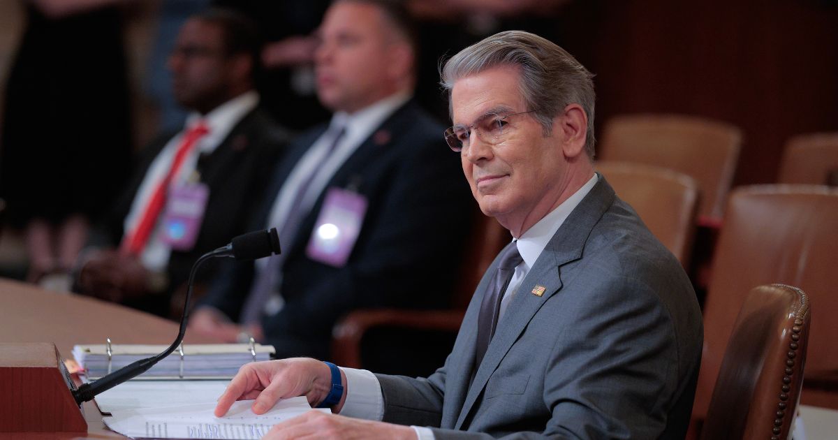 Watch - Smug Dem rep's face goes totally blank after a cool Sec ...