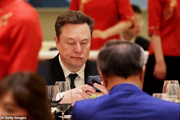 Is now the time to back the rocket man as SpaceX share float looms?