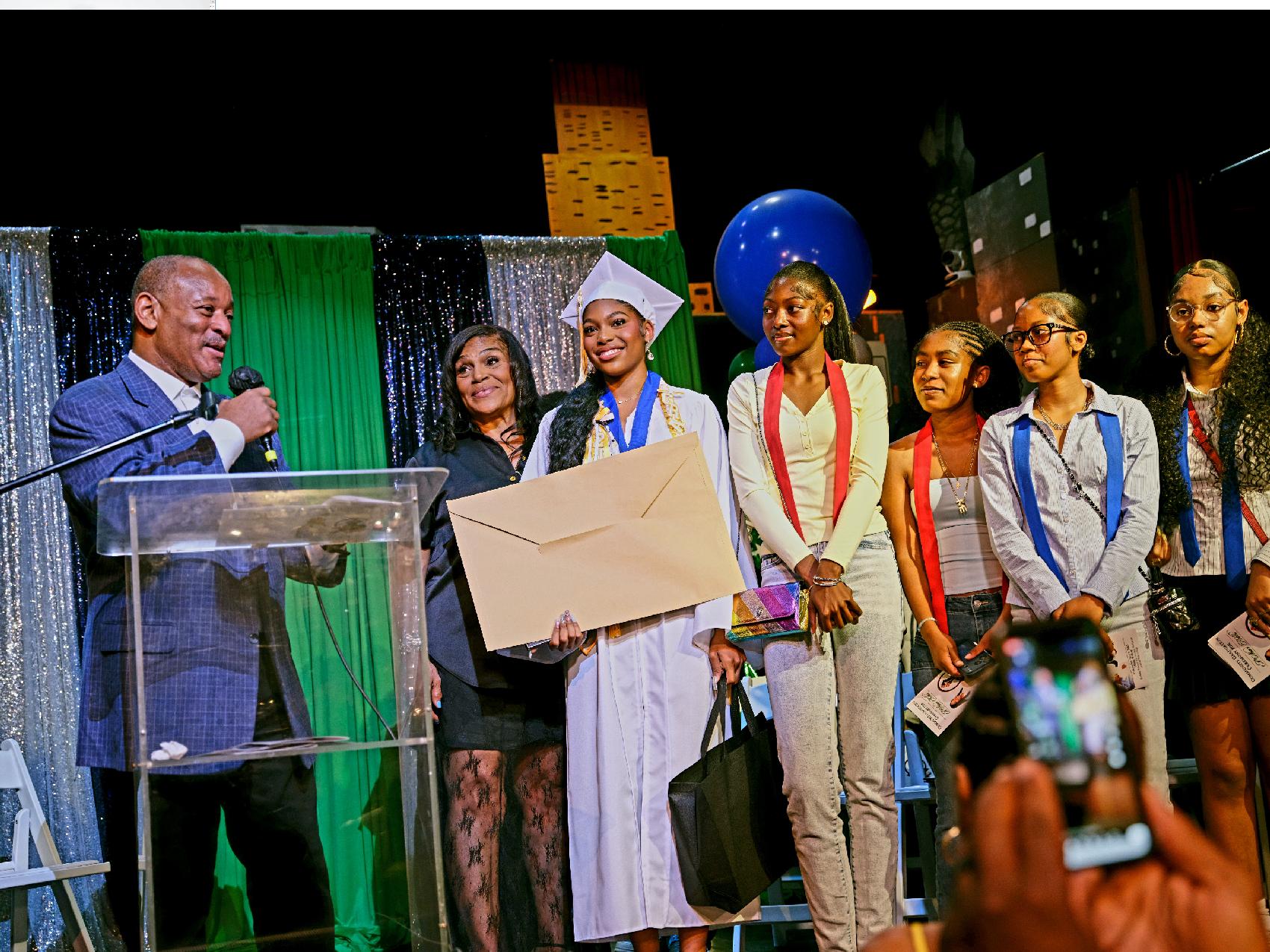 Community gives A’Shari Hobbs the graduation Saint Mary’s Academy wouldn’t
