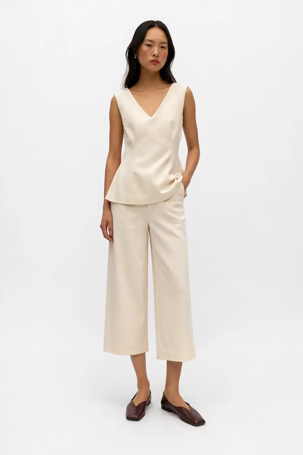 5 blusas de Cortefiel para llevar con pantalones anchos