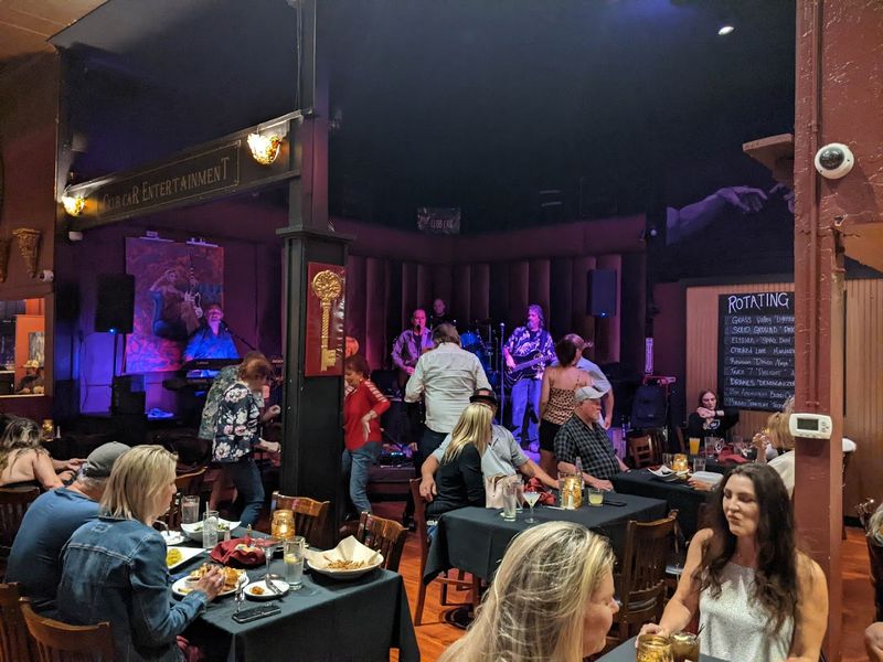 This California restaurant offers a hearty 16 oz prime rib dinner with ...