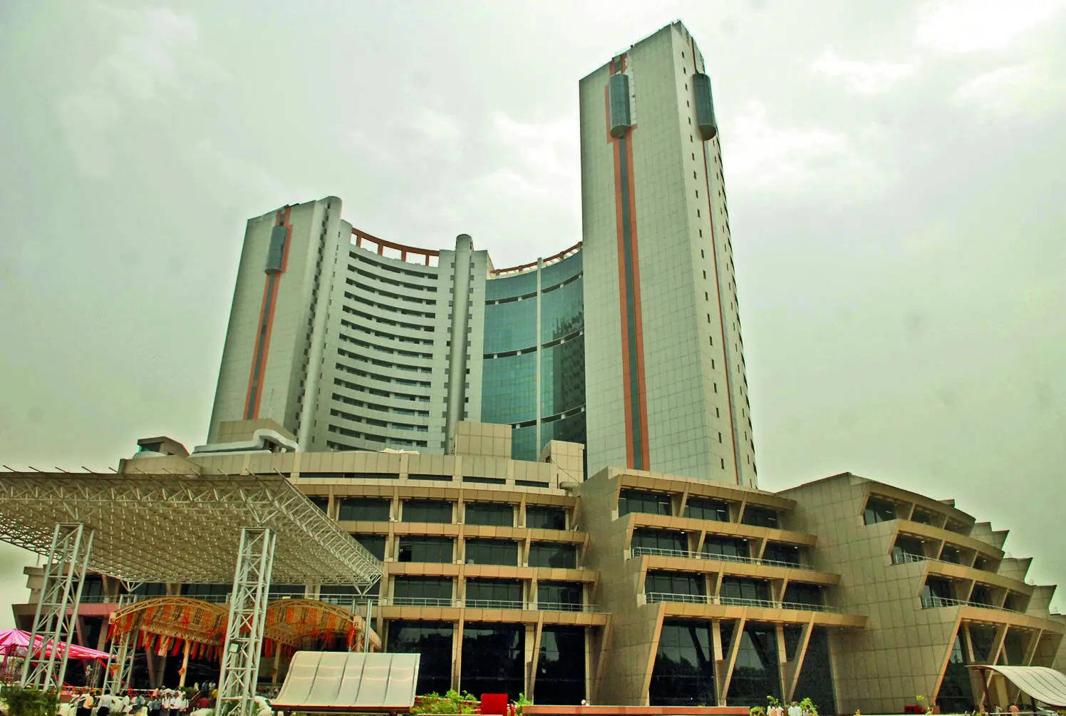 MCD orders transfer of deceased, suspended employees