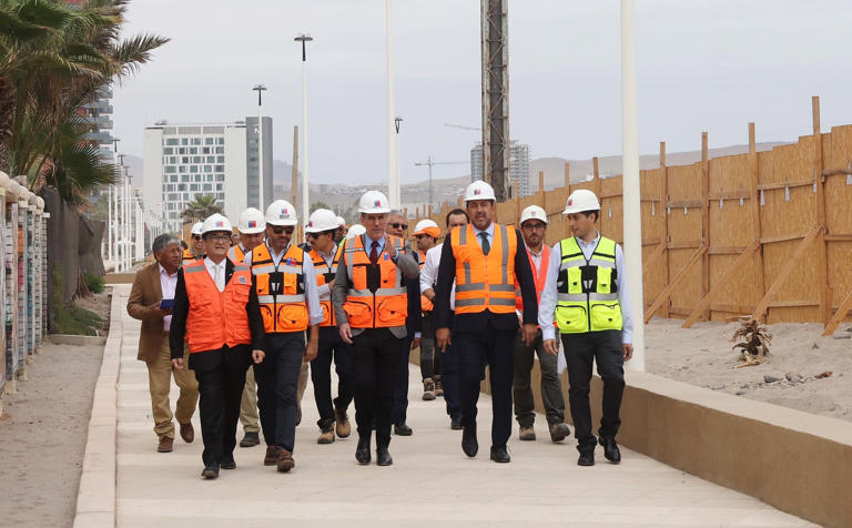 Biministro De Grange supervisa obras del nuevo borde costero de Arica ...