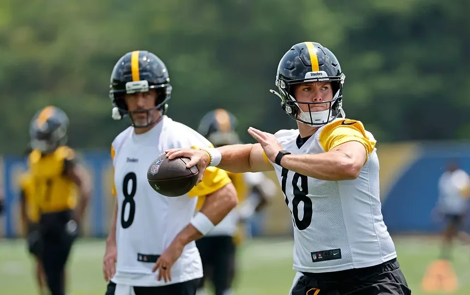 Mike Tomczak backs Will Howard amid Steelers QB battle
