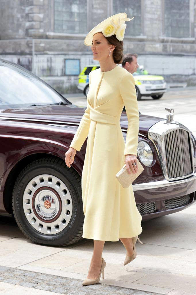 Harriet Sperling channels Princess Kate in fairytale lace dress for ...