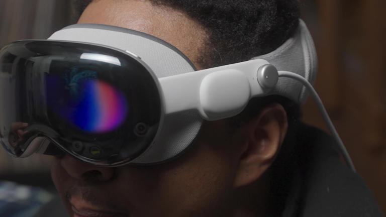 Apple reportedly slashes its Vision roadmap for smart glasses, and Meta ...