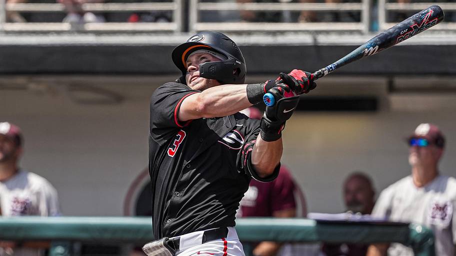 Umpire's controversial overturn nearly cost Georgia Game 1 Super ...