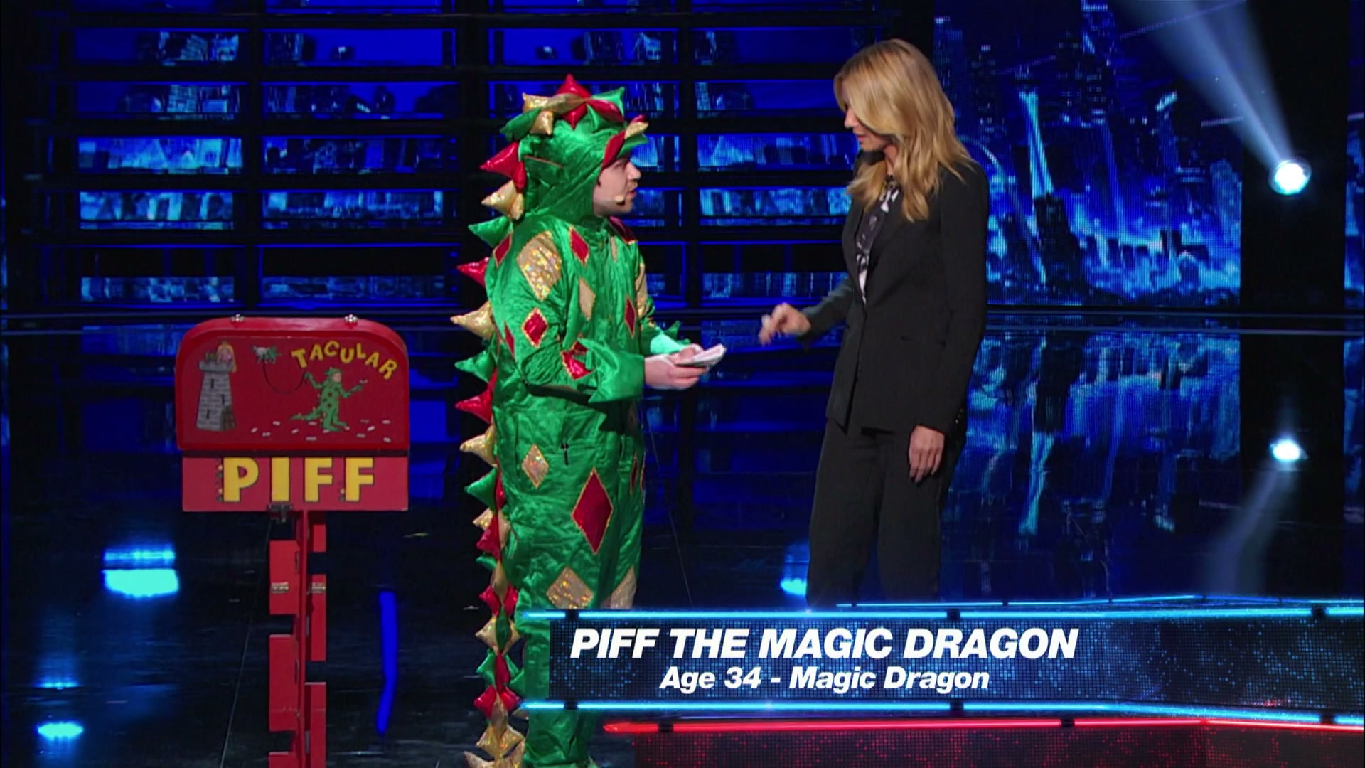 Golden buzzer: Piff the Magic Dragon - magician (golden buzzer)