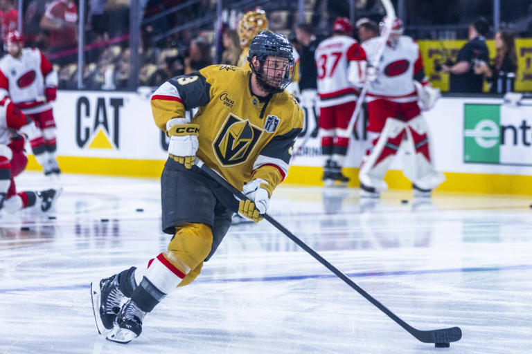 Live updates: Golden Knights, Hurricanes tied after 1st period of Game 3