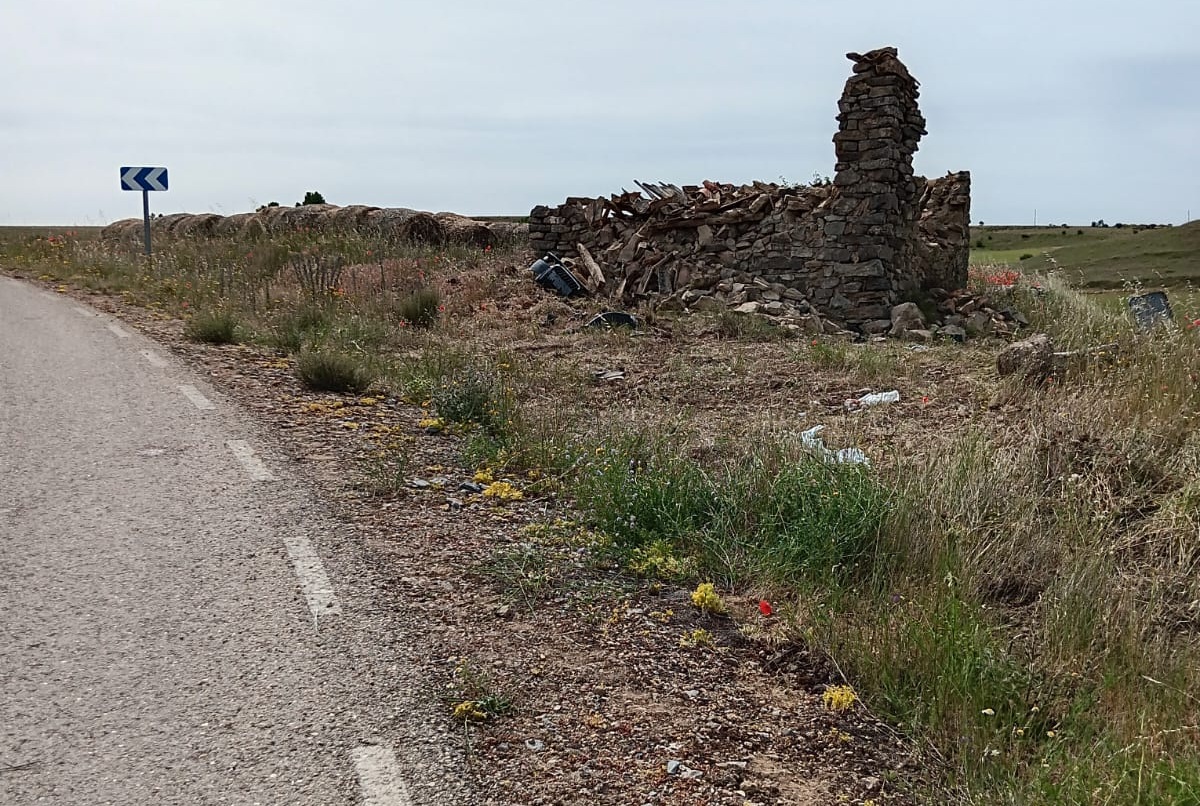 Dos jóvenes fallecidos y tres heridos graves en un accidente de tráfico ...