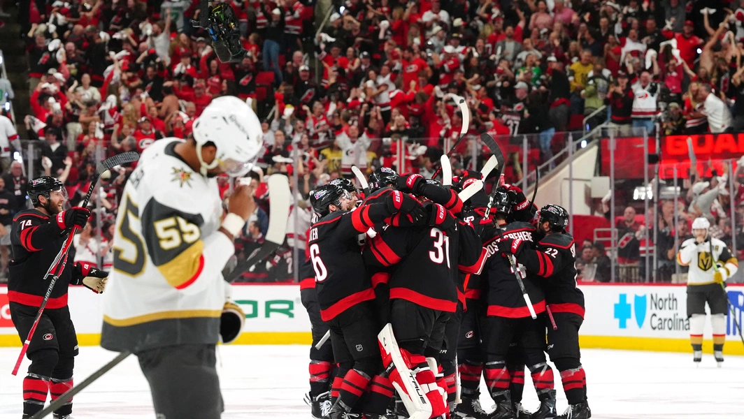 Hurricanes rally in OT to level unpredictable Cup final